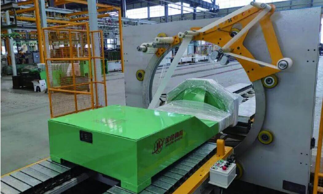 Wrapping machine uses less energy than shrink wrapper - Pallet inverter